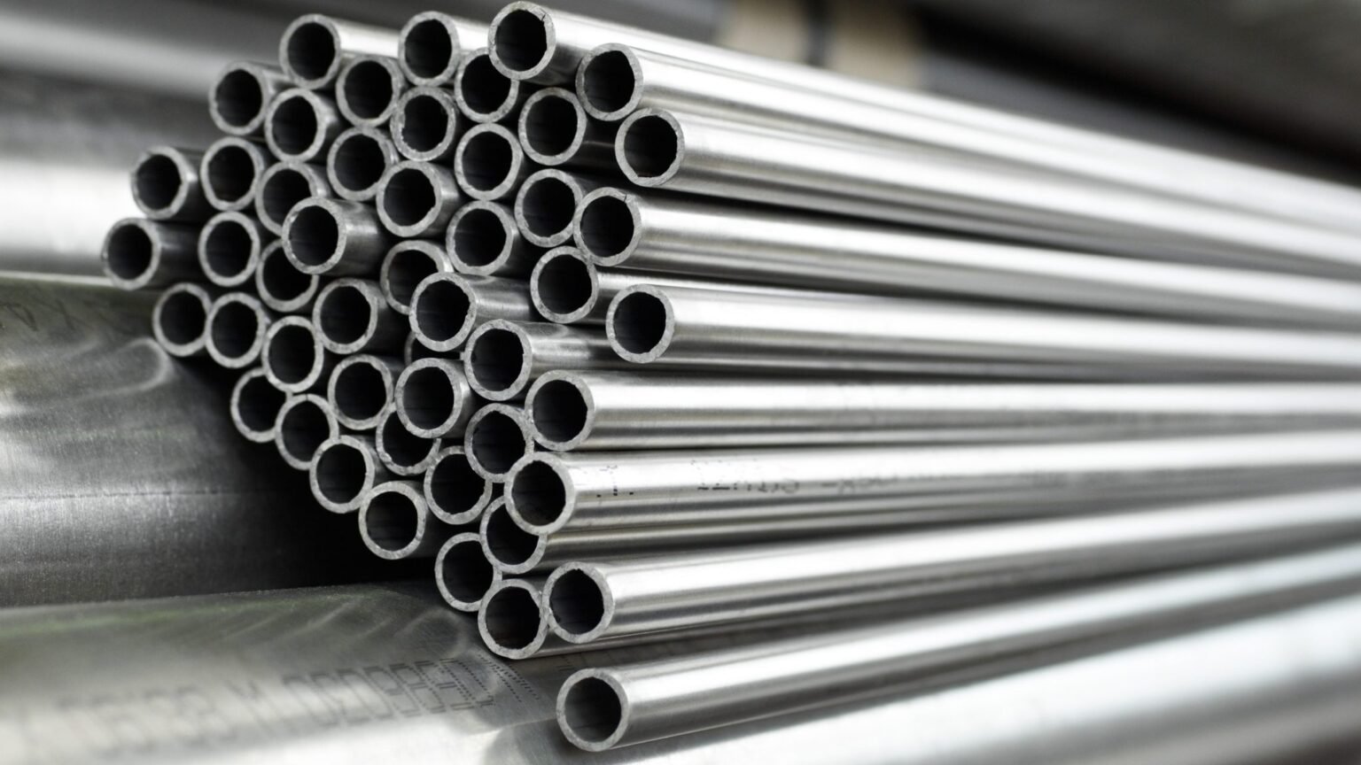 Stainless Steel Pipes & Tubes - Eramets Steel Alloys